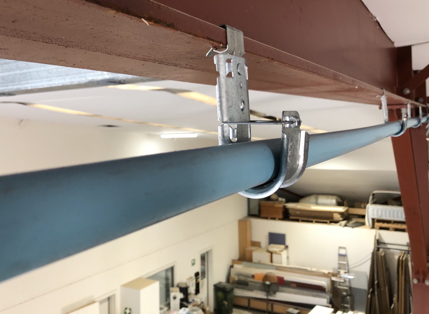 J Hook, suit up to 50mm inc retaining spring, fitted with C Purlin Clip ...