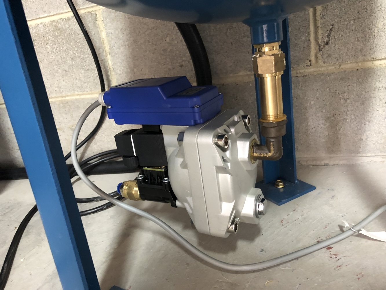 Automatic drain, zero loss, solenoid controlled. 1/2" ports, W/P 0.8 ...